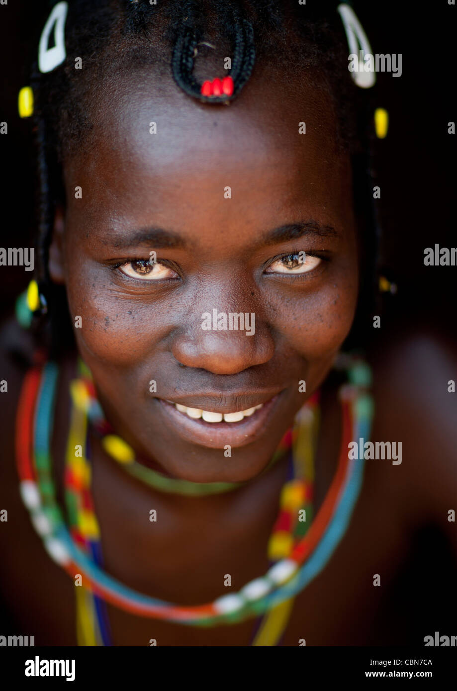 People mundimba tribe angola africa hi-res stock photography and images ...
