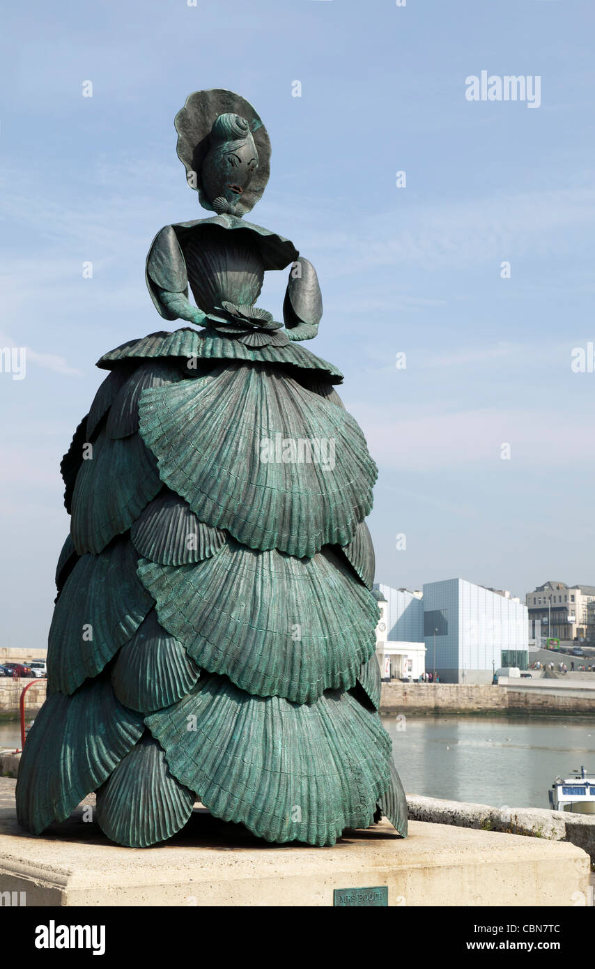 The shell lady hi-res stock photography and images - Alamy