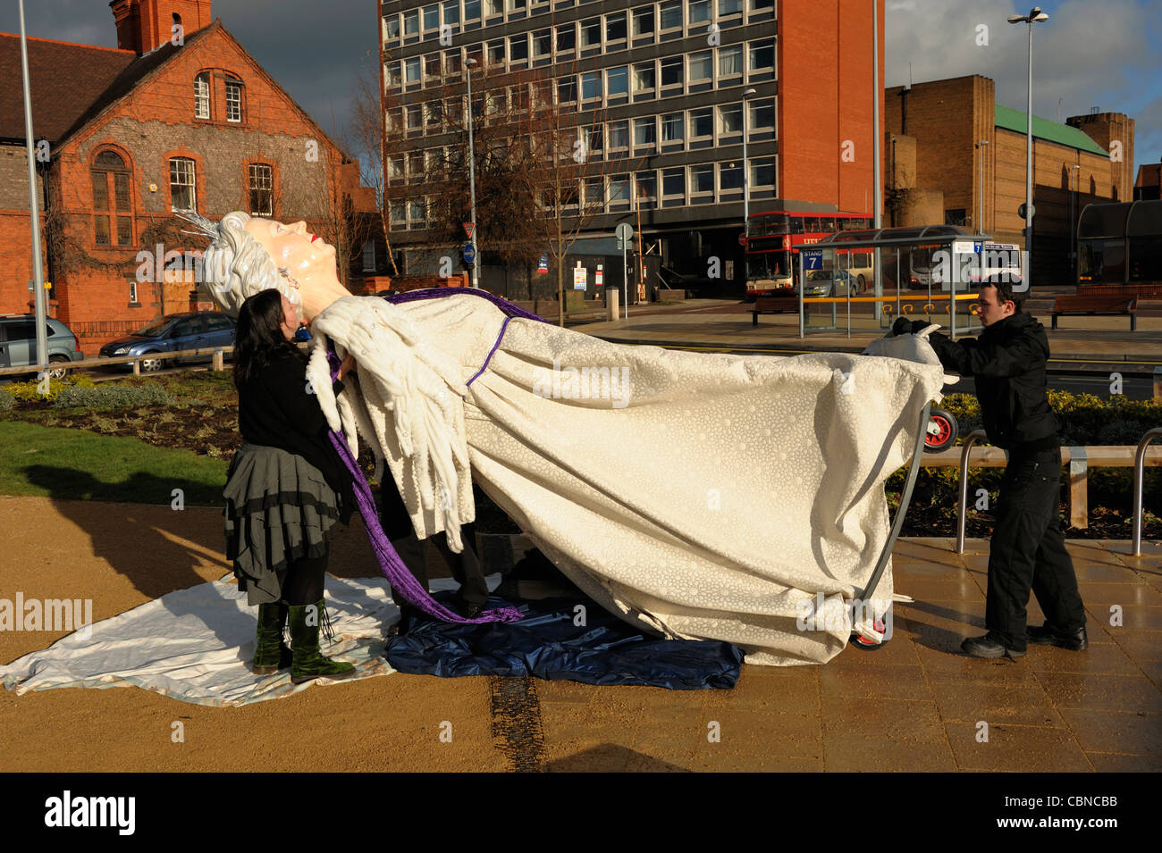 A giant statue of Queen Elizabeth which has been created for her ...