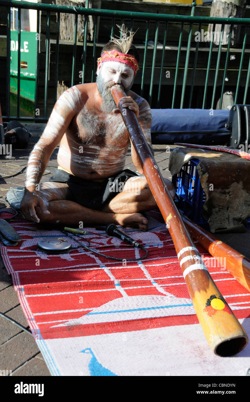 Australian Aborigine Stock Photos & Australian Aborigine Stock Images ...