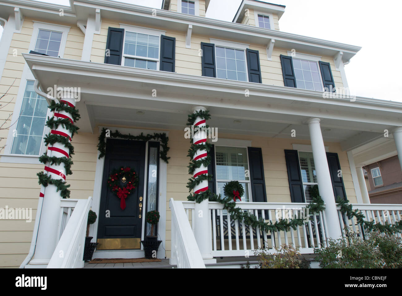 House decorated for the winter holidays Stock Photo - Alamy