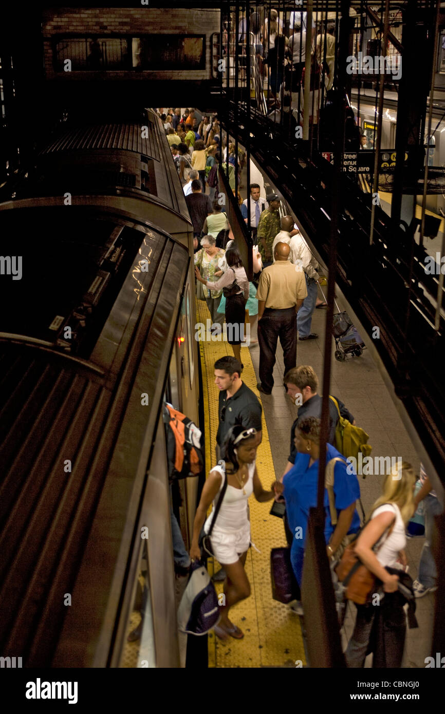 Union Square Subway Station in Manhattan Stock Photo - Alamy