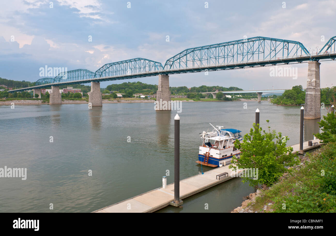 Tennessee, Chattanooga, Walnut Street Bridge over Tennessee River ...