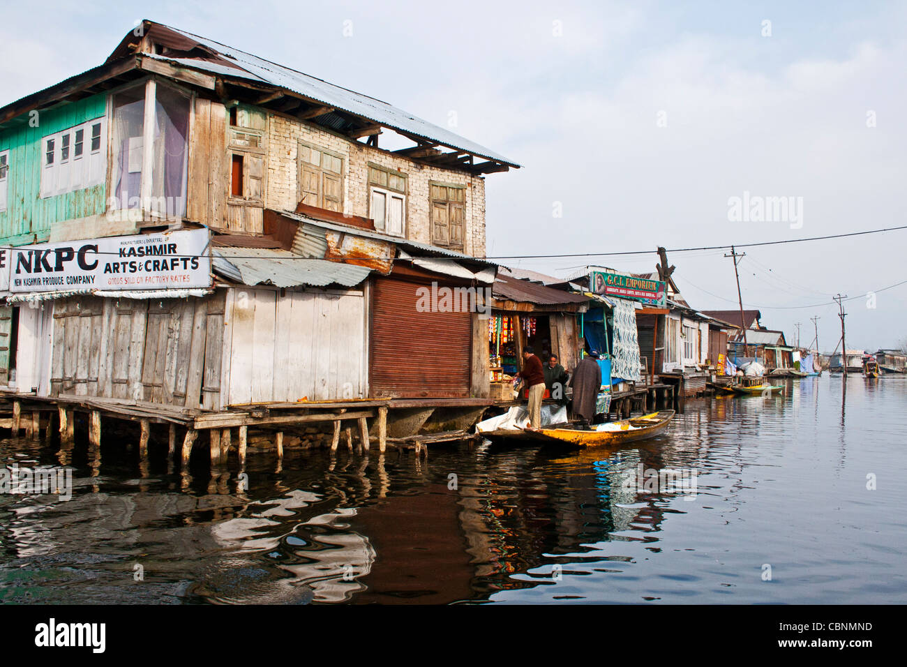 Daily life scene from the Dal Lake, Srinagar, Kashmir, India, Asia ...