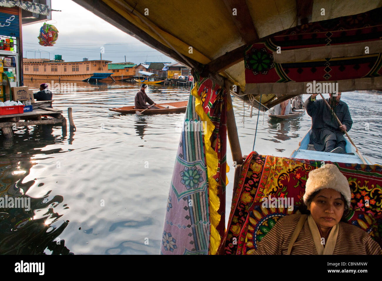 Daily life scene from the Dal Lake, Srinagar, Kashmir, India, Asia ...