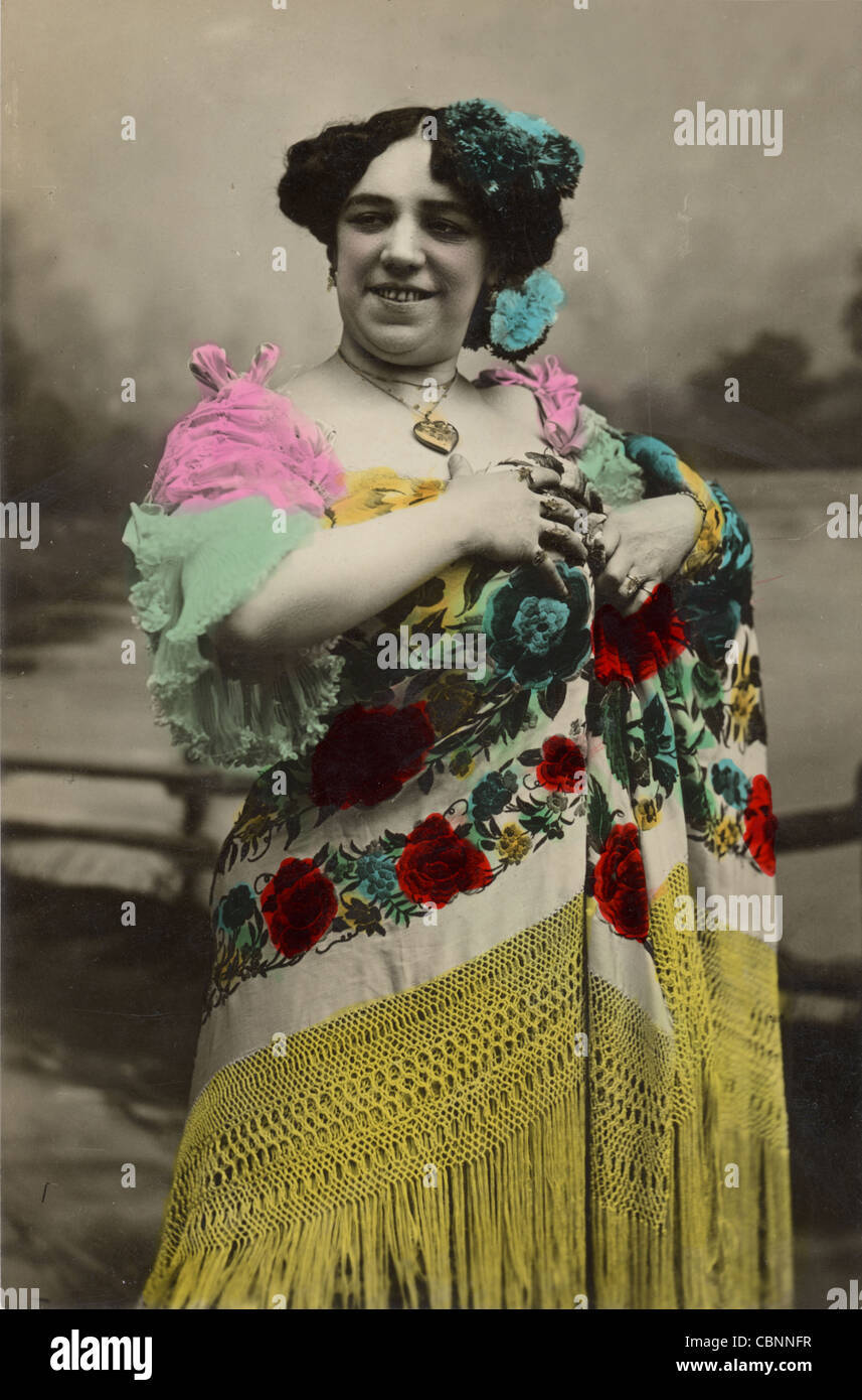 Fat lady singing opera hi-res stock photography and images - Alamy