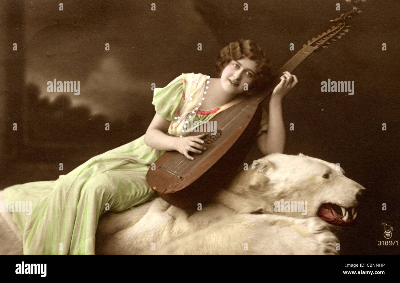 Historic lute hi-res stock photography and images - Alamy