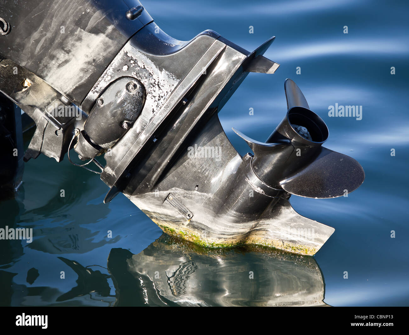outboard engine propeller on the sea Stock Photo - Alamy