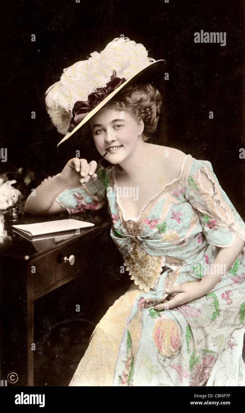 Woman girl writing letter vintage hi-res stock photography and images ...