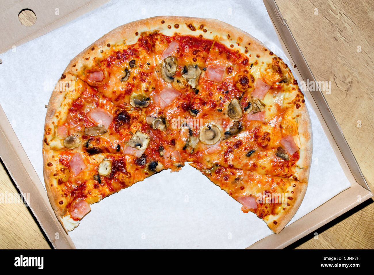 hot original italian pizza in cardboard box Stock Photo - Alamy