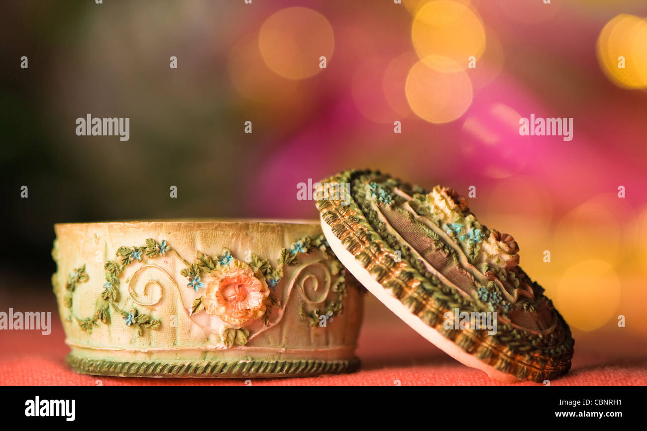 Open casket hi-res stock photography and images - Alamy