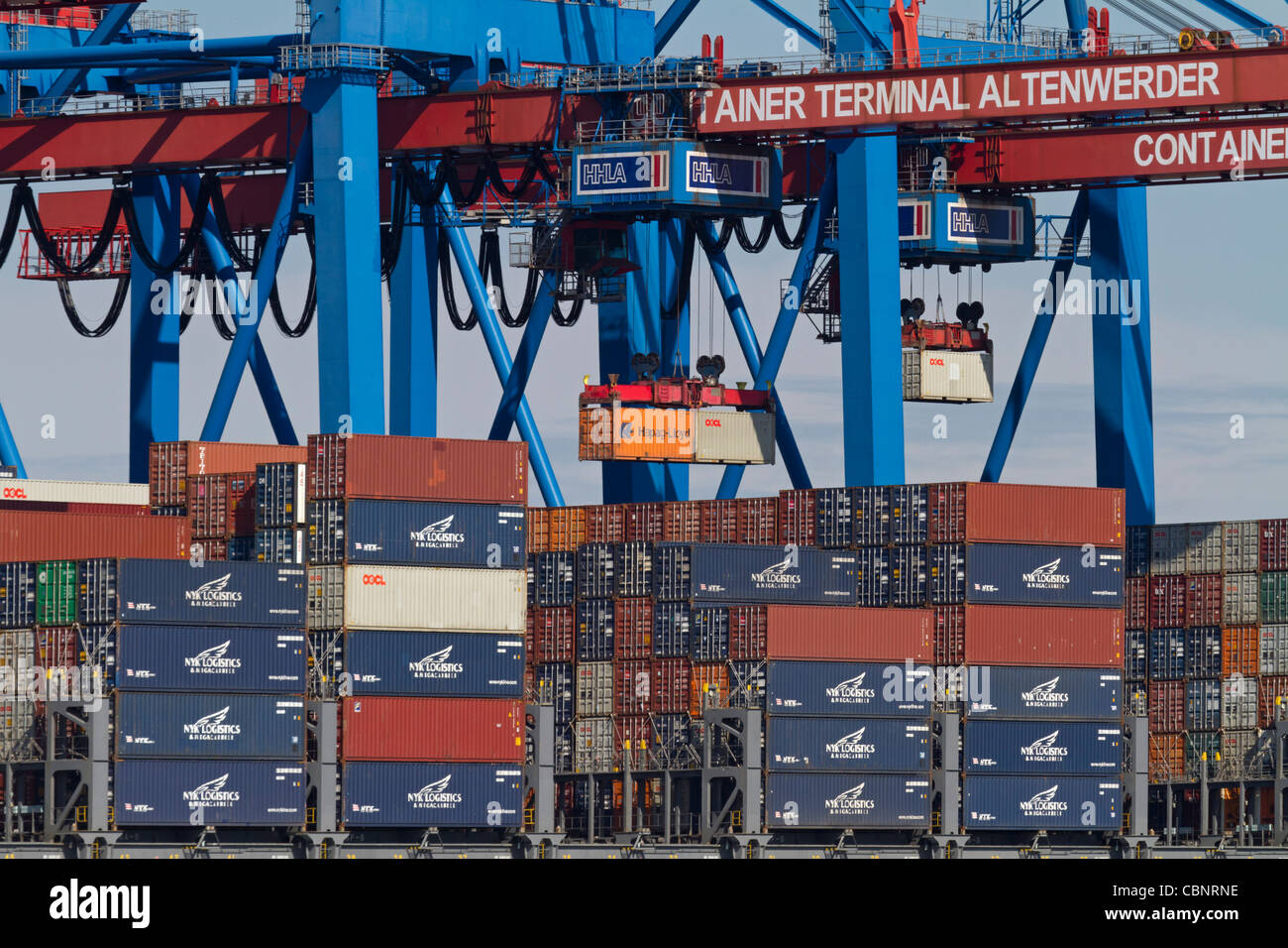 Ship with container hi-res stock photography and images - Alamy