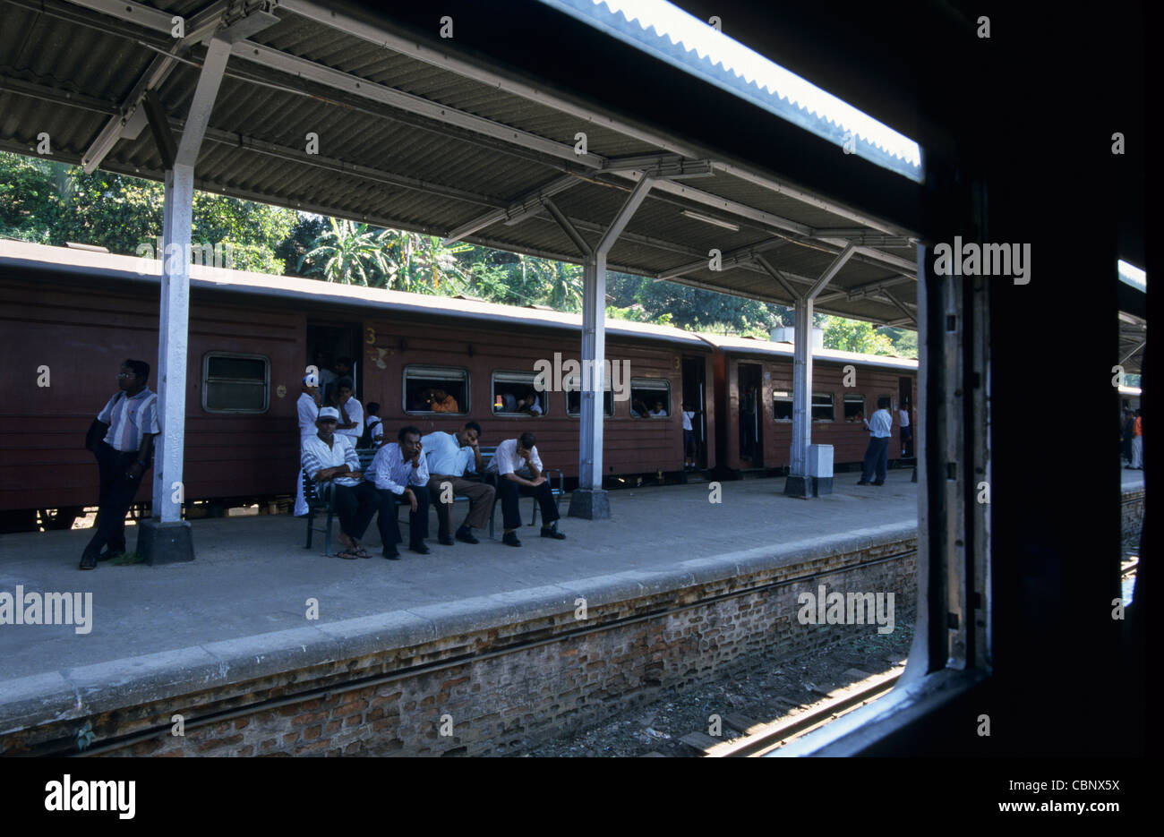 Kandy railway station hi-res stock photography and images - Alamy