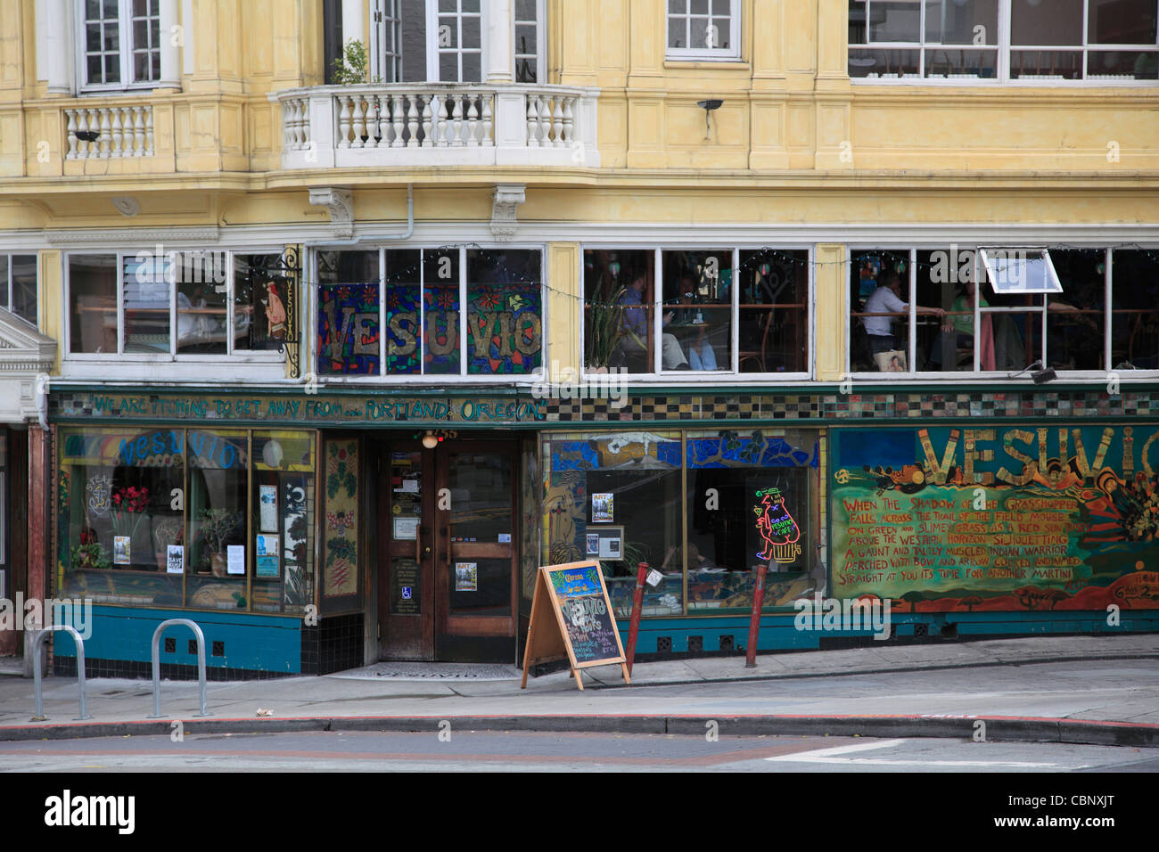 Vesuvio, Bar, Beat generation hang out, North Beach, San Francisco ...