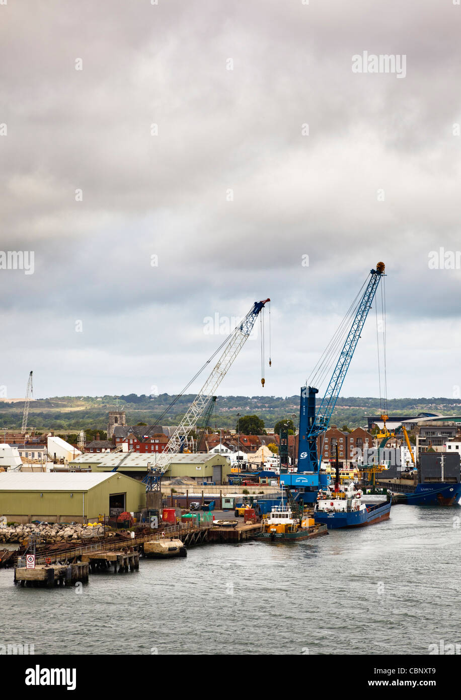 Crane docks dockyard hi-res stock photography and images - Alamy