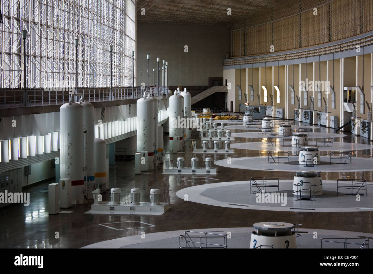 Machine hall hydroelectric power plant hi-res stock photography and ...