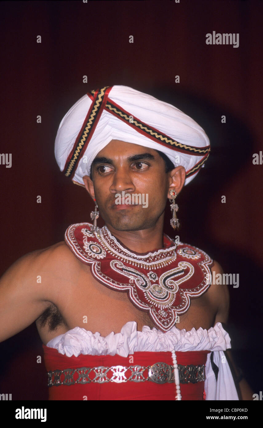 Traditional kandyan dancing hi-res stock photography and images - Alamy