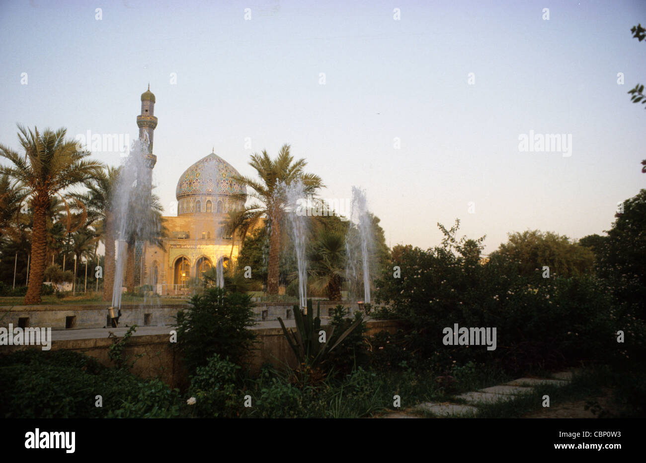 Saddam hussein firdos square hi-res stock photography and images - Alamy