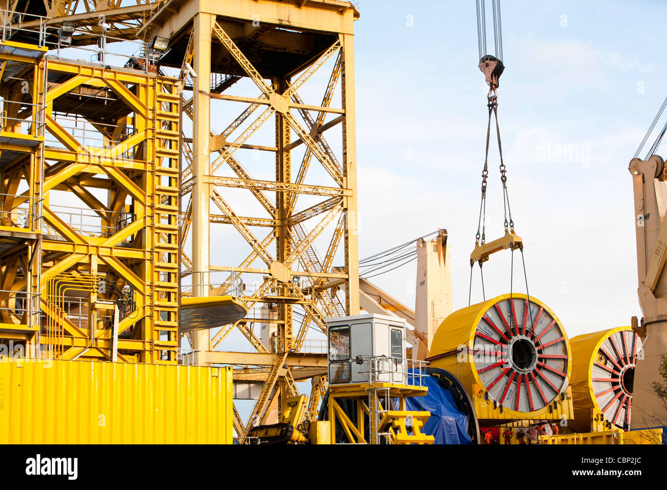 Lifting cable drum hi-res stock photography and images - Alamy