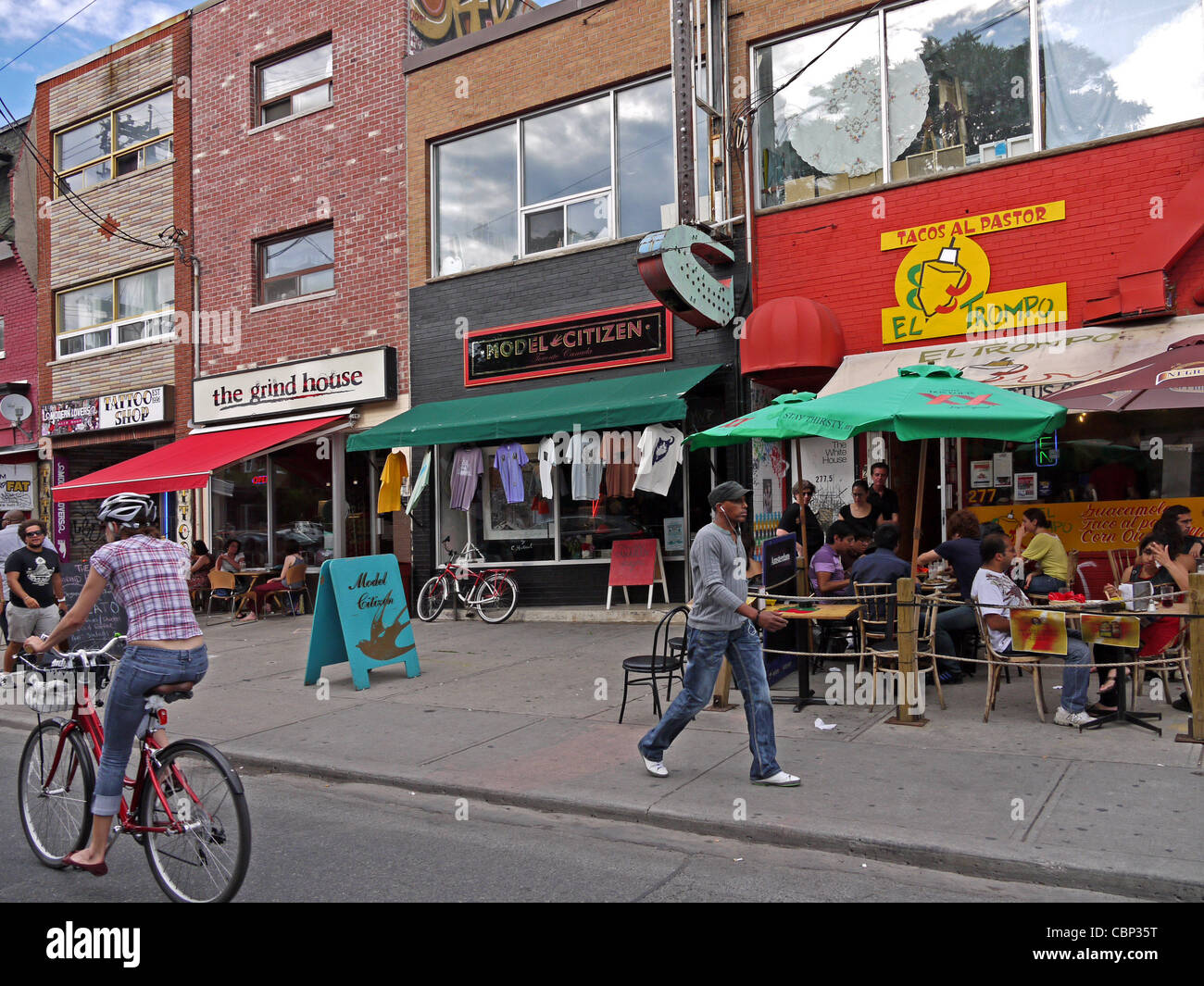 Market area shopping hi-res stock photography and images - Alamy