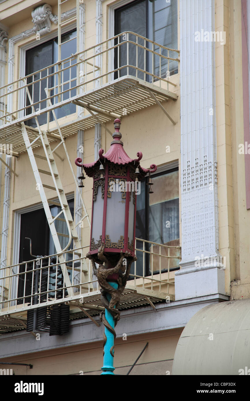 Street lamp at the chinatown of san francisco hi-res stock photography ...