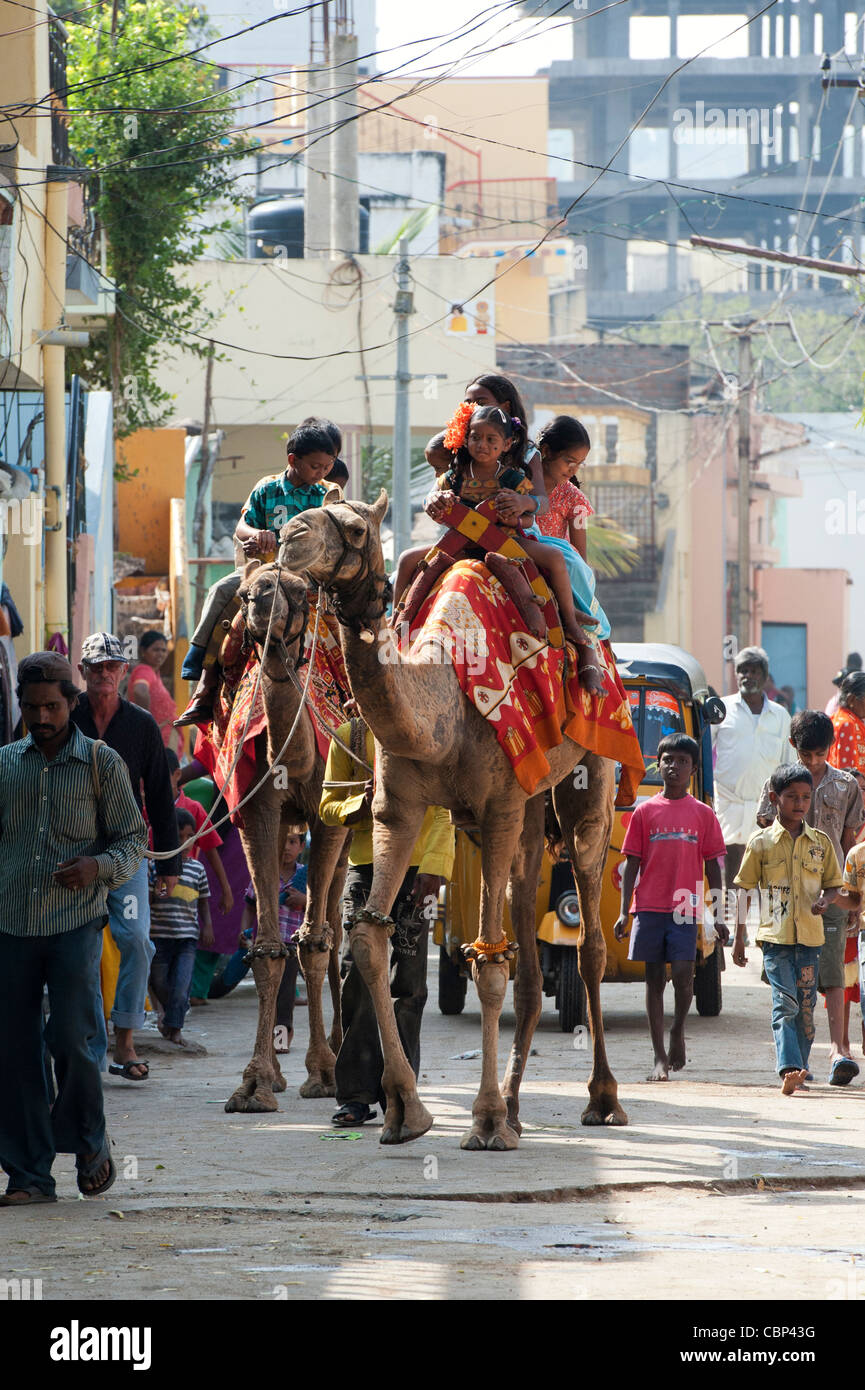 Children with camel hi-res stock photography and images - Alamy