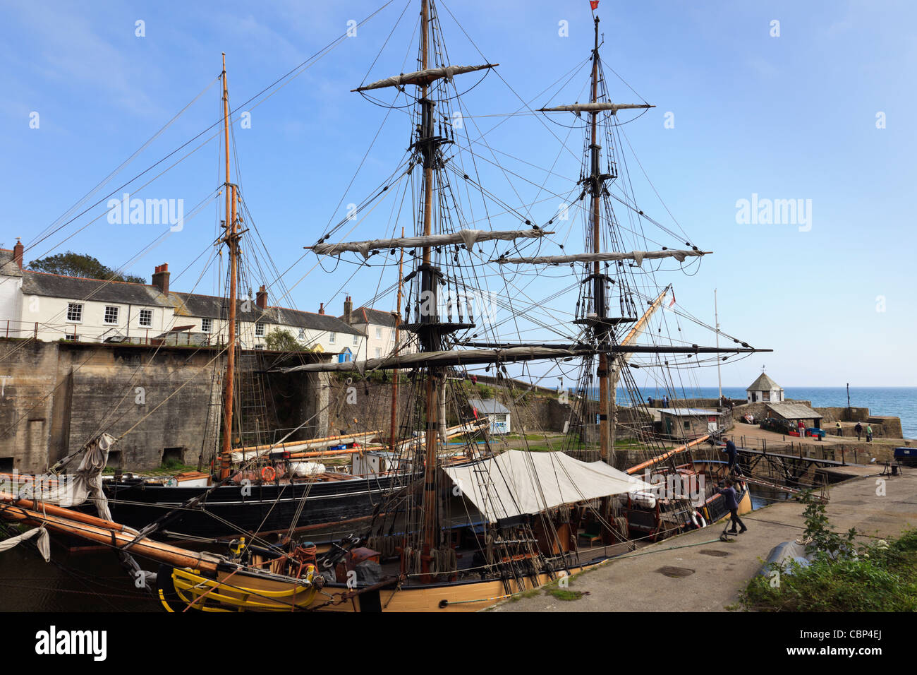 Tall ships charlestown cornwall hi-res stock photography and images - Alamy