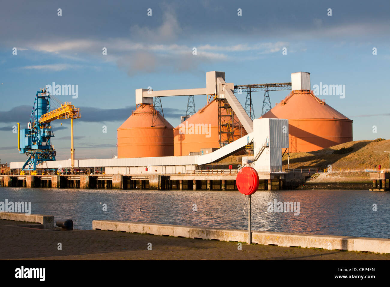 Grain silo uk hi-res stock photography and images - Alamy