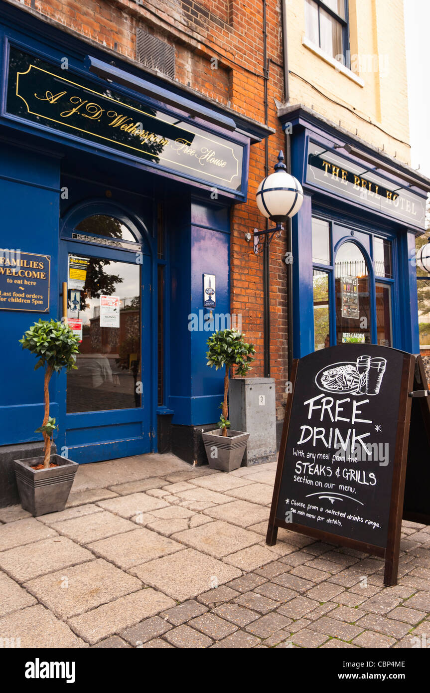 Norfolk england uk english pub signs hi-res stock photography and ...