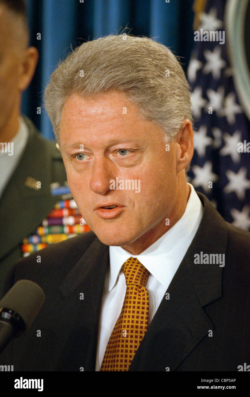 President Bill Clinton makes a statement on the Kosovo peace agreement ...