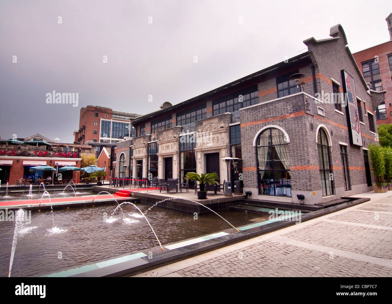 The Cool Docks - Shanghai (China Stock Photo - Alamy