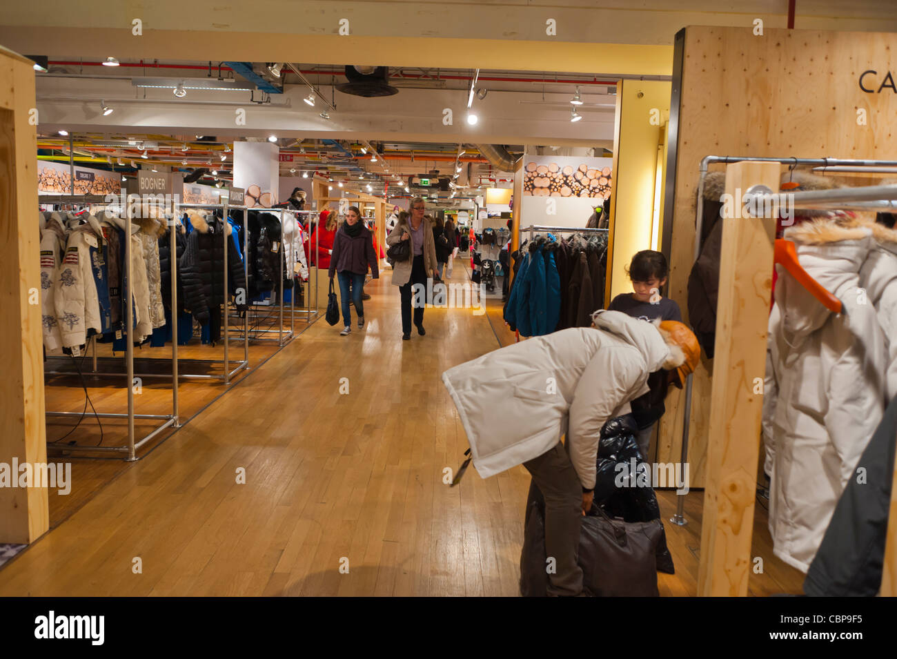 Women shopping inside french department store hi-res stock photography ...