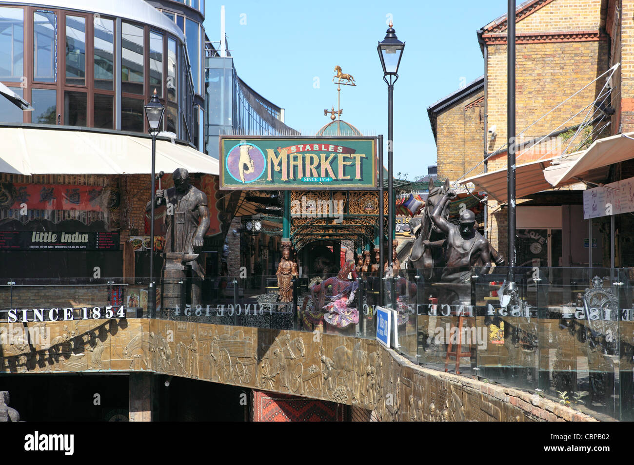 Camden market clothes vintage hi-res stock photography and images - Alamy