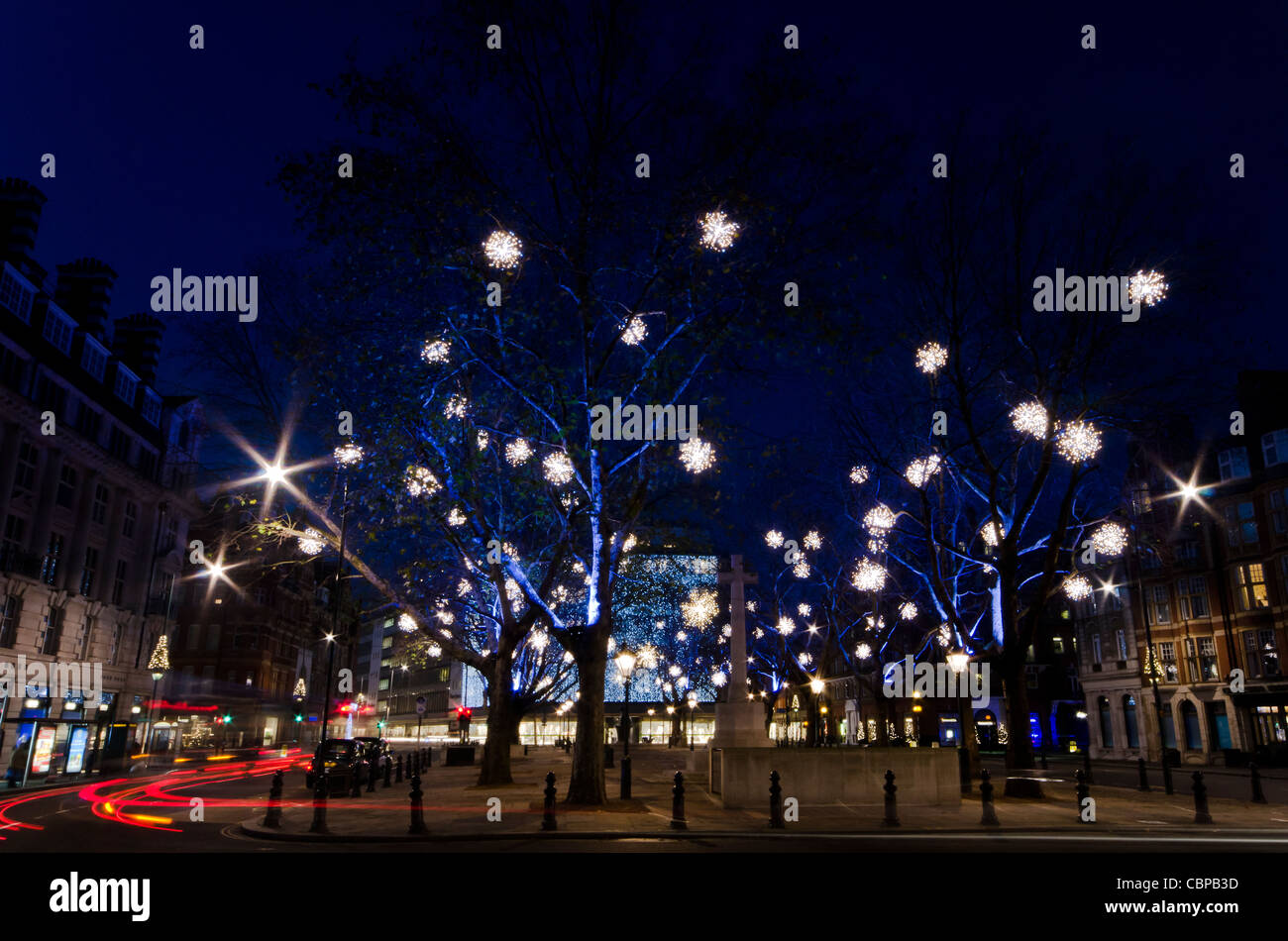 Christmas lights in sloane square hi-res stock photography and images ...