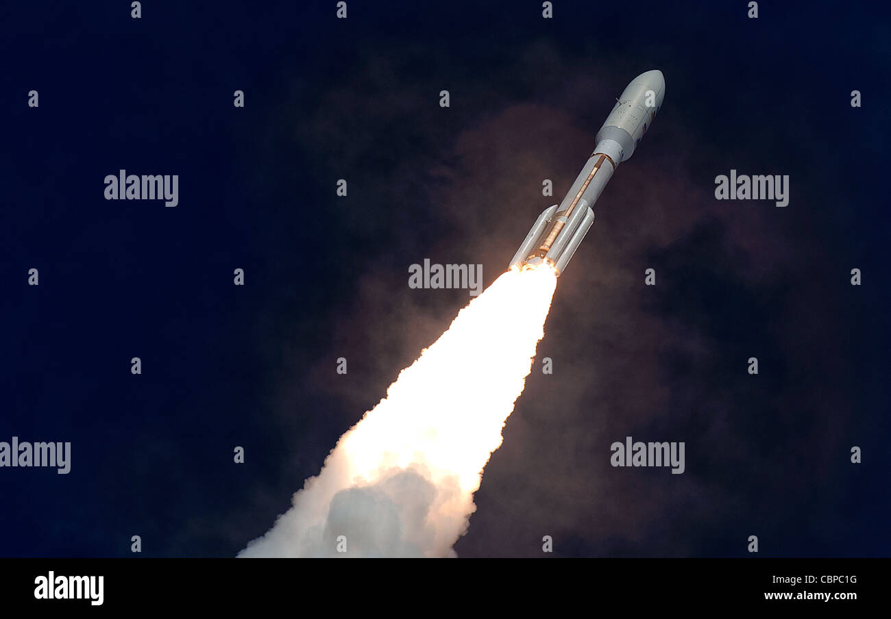 CAPE CANAVERAL AIR FORCE STATAION, Fla. -- An Atlas V evolved ... CAPE CANAVERAL AIR FORCE STATAION, Fla. -- An Atlas V evolved ...