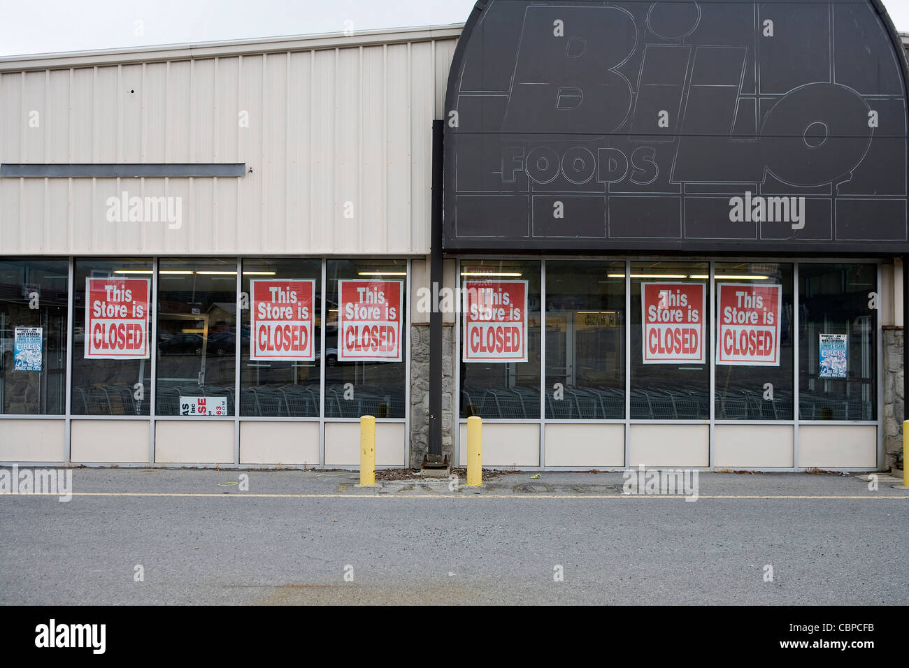 Store closed shop hi-res stock photography and images - Alamy