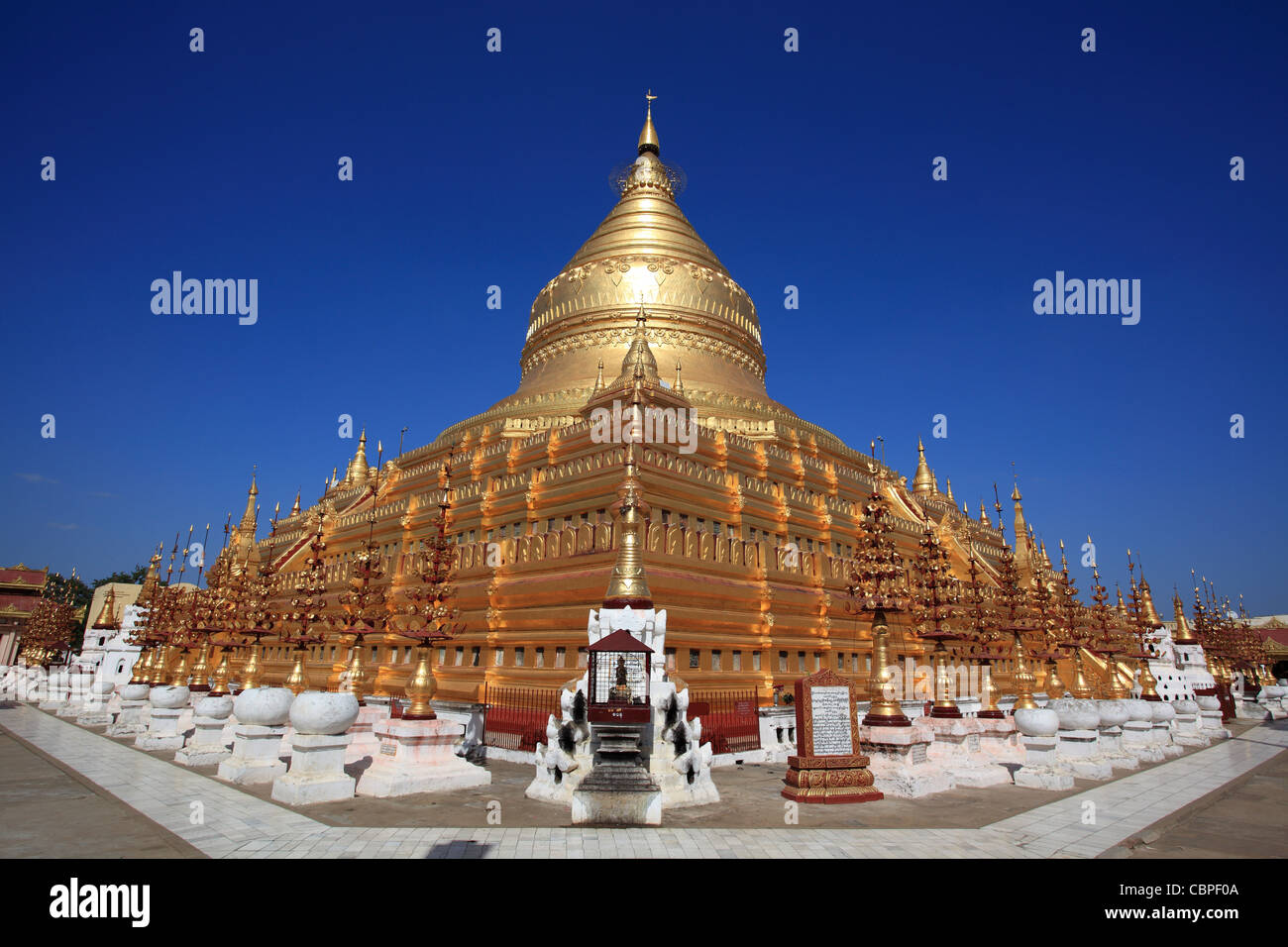 Stuppa burma river hi-res stock photography and images - Alamy