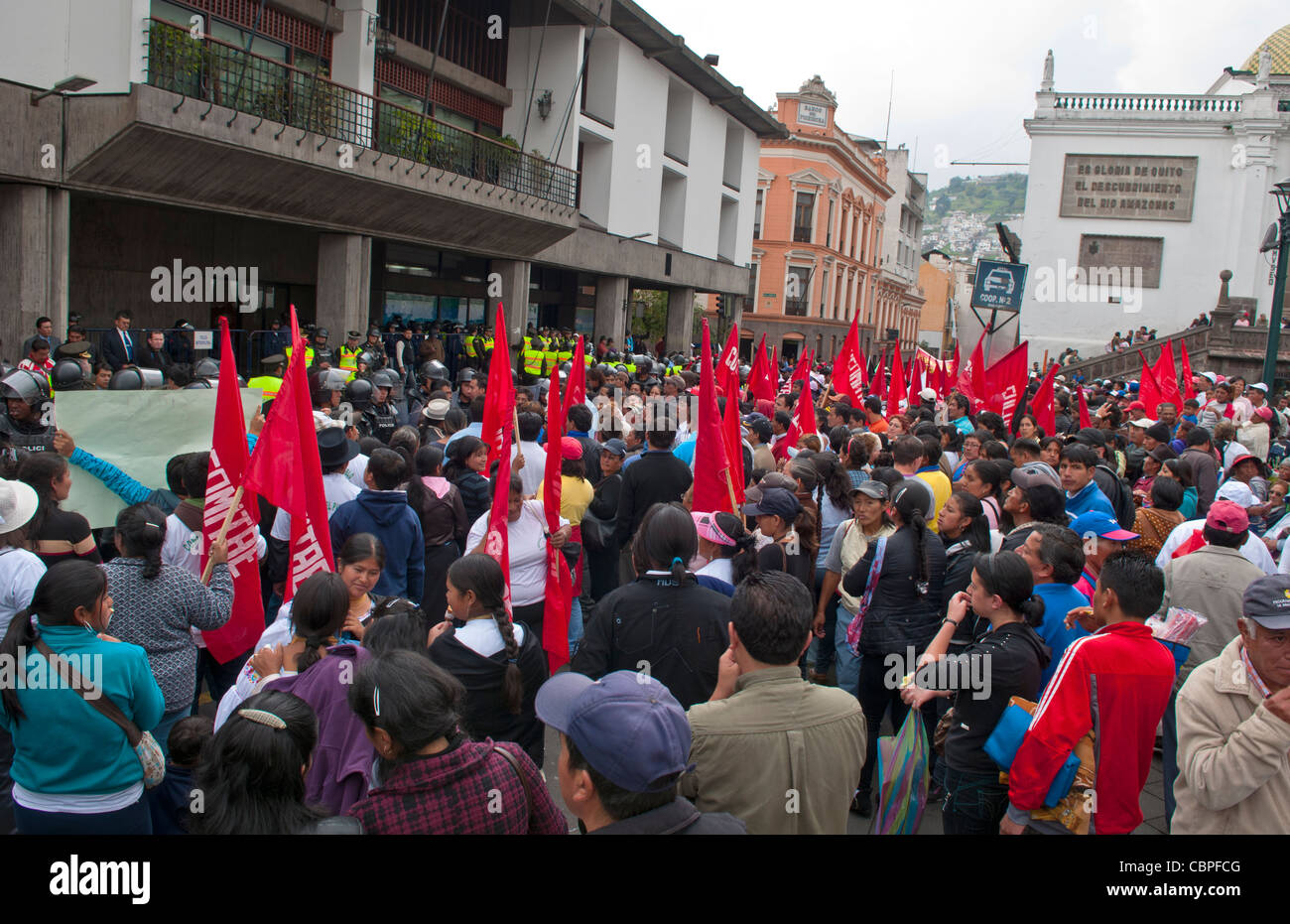 Protest march in quito ecuador hi-res stock photography and images - Alamy