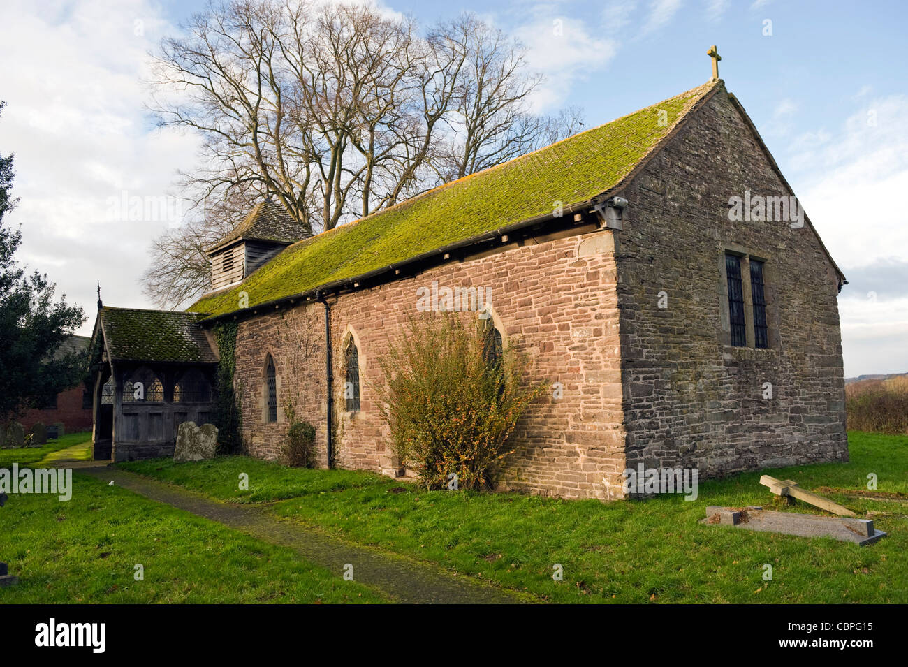 Moss covered roofs hi-res stock photography and images - Alamy