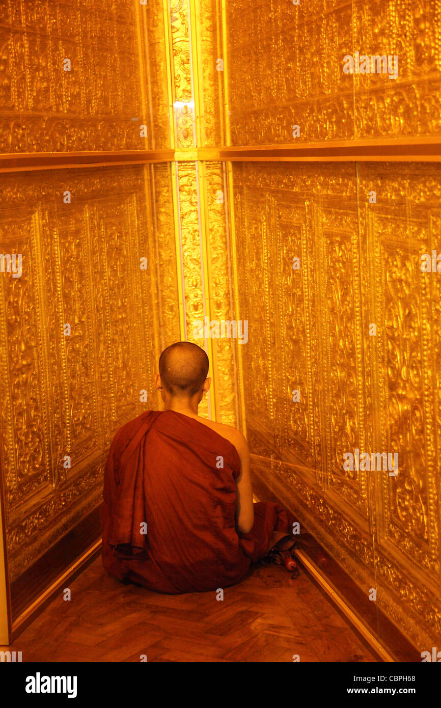 Botataung paya hi-res stock photography and images - Alamy