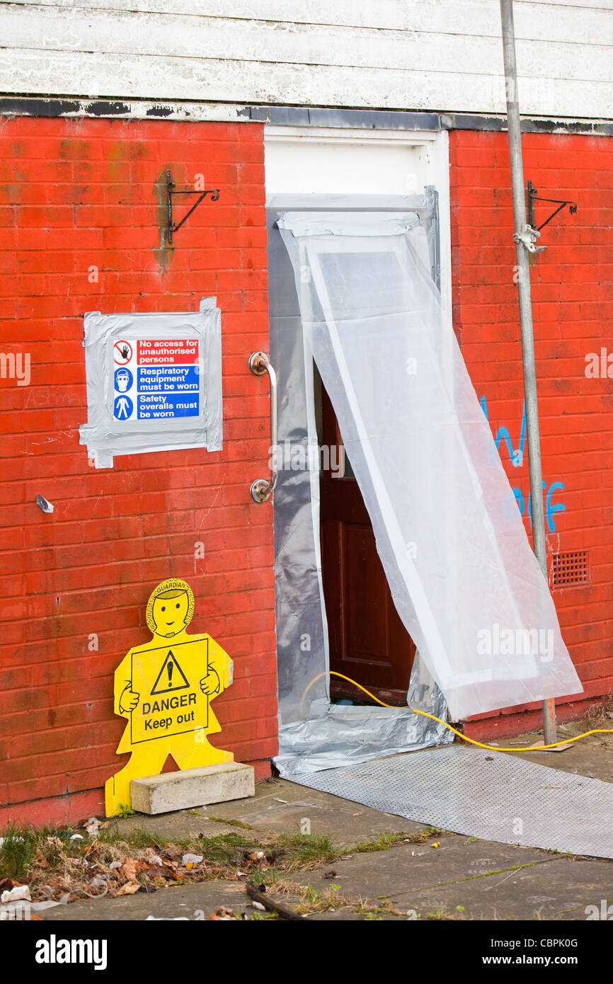 Asbestos removal worker hi-res stock photography and images - Alamy