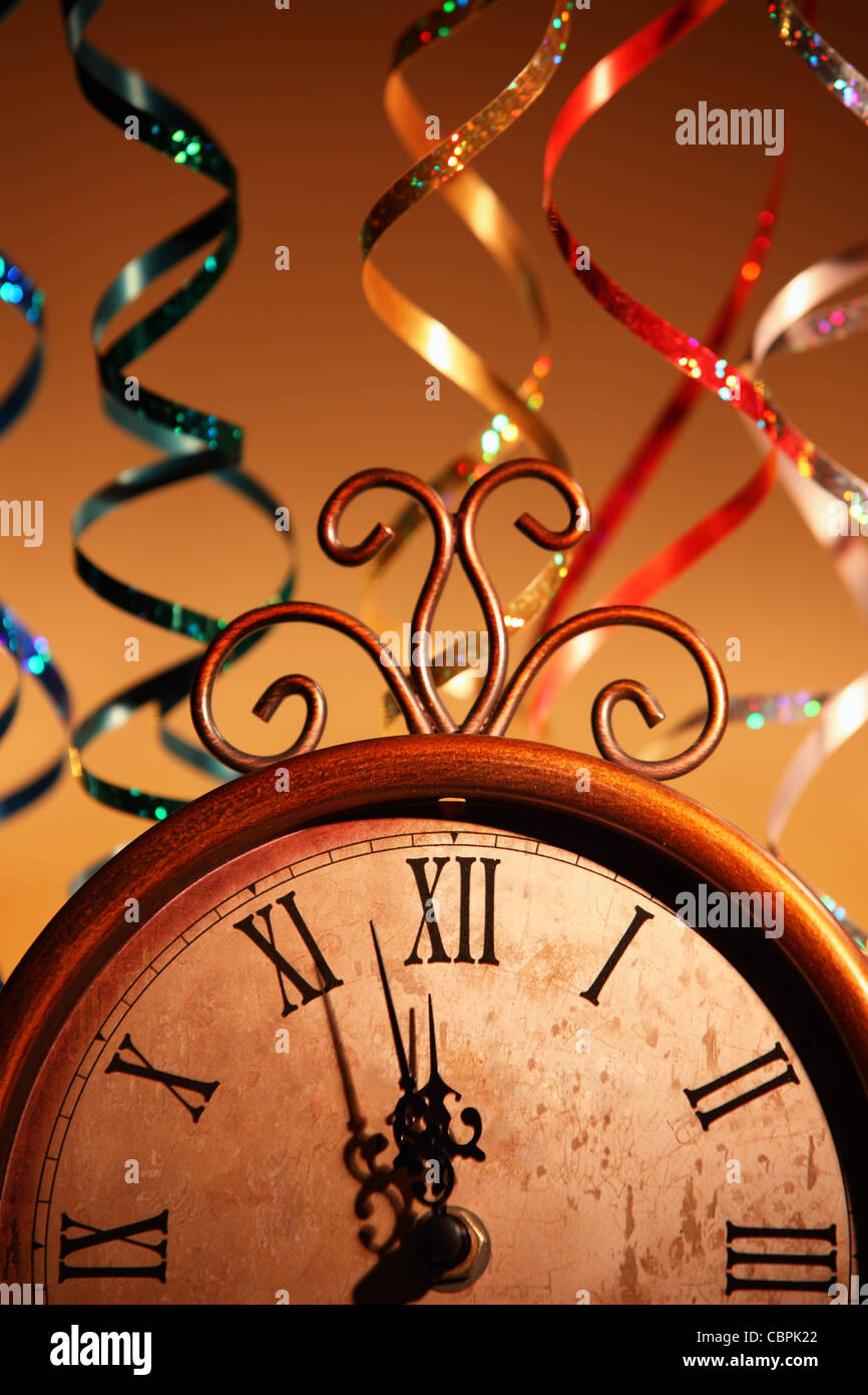 Twelve clock hi-res stock photography and images - Alamy