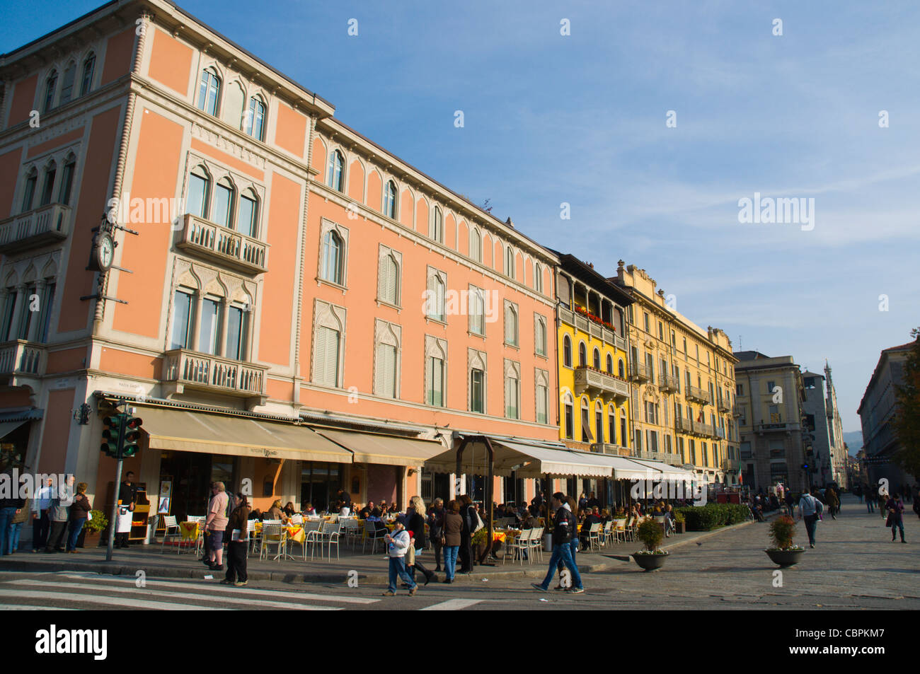 Como town square hi-res stock photography and images - Alamy