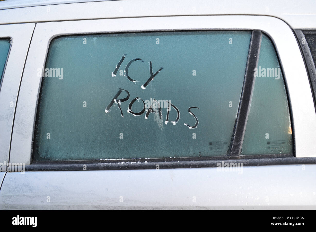 Freezing sign written on car window hi-res stock photography and images ...