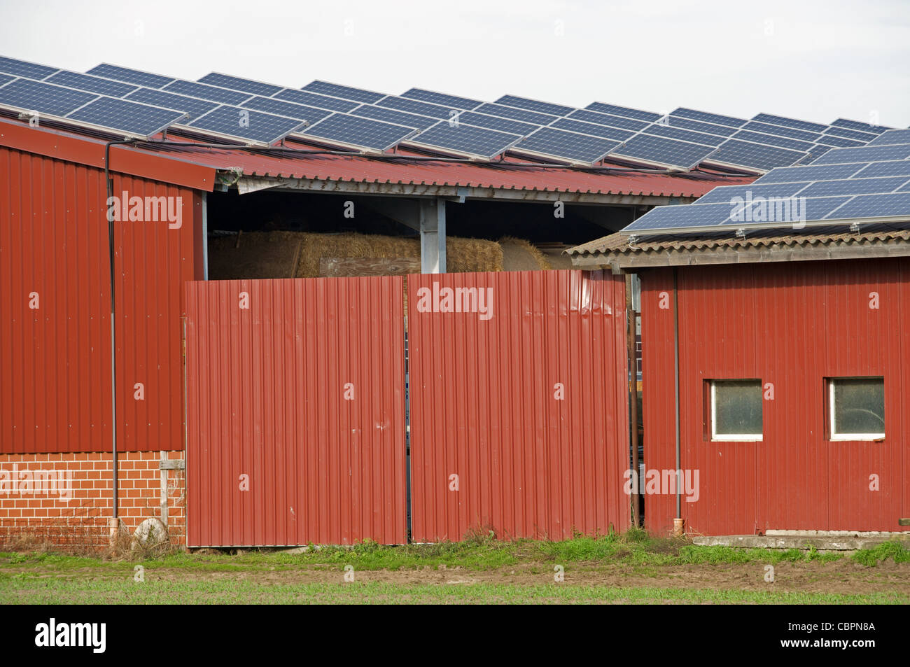 Modern farm buildings hi-res stock photography and images - Alamy
