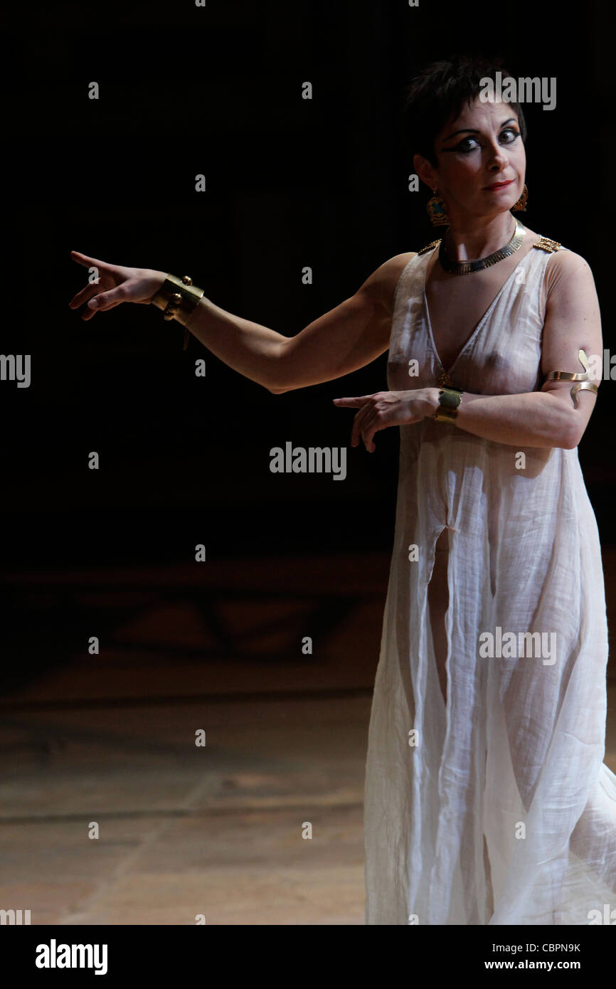 Giulio Cesare, GIULIO CESARE - Opera in 3 acts - Music by Georg ...