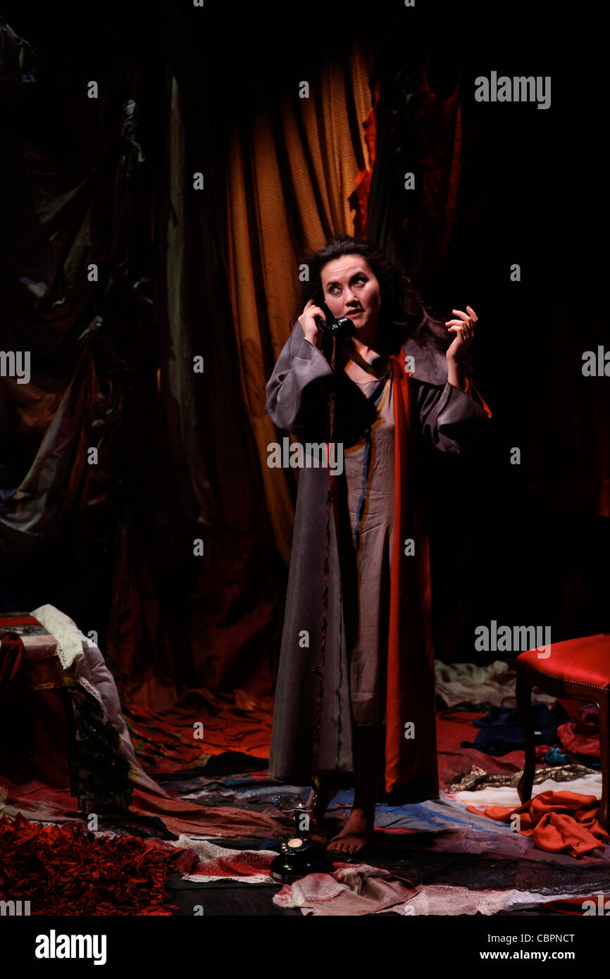 LA VOIX HUMAINE, La voix humaine - Opera: Francis POULENC -According to ...