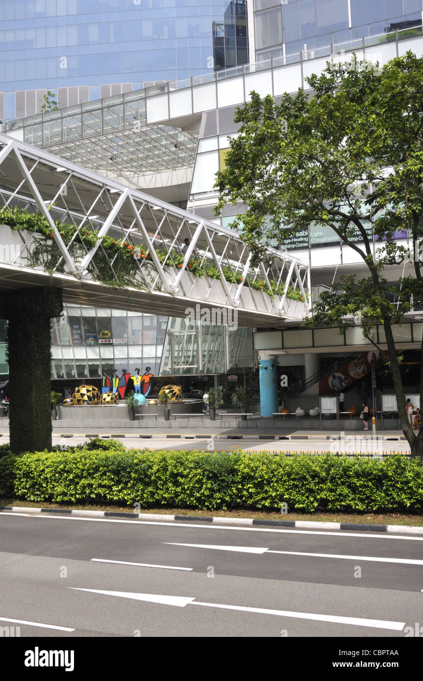 Covered pedestrian bridge over New Bridge Road, Singapore Stock Photo ...