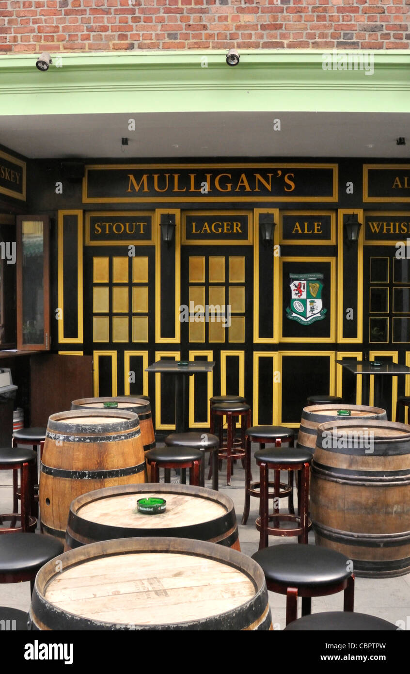 Quay barrel hi-res stock photography and images - Alamy