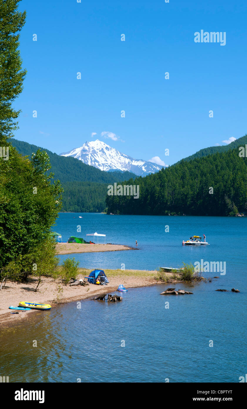 Beautiful scenic of Detroit Lake State Park with Mt Jeffereson in ...